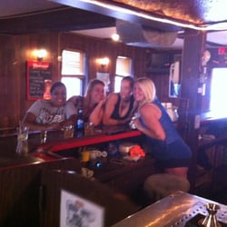 Maple Leaf Tavern - Nightlife - 5831 Ferry Street, Niagara Falls, ON ...