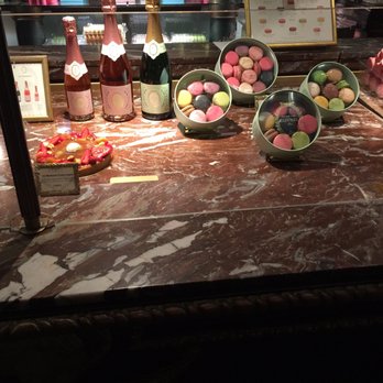 Ladurée - 2192 Photos & 1286 Reviews - Bakeries - 75 avenue des Champs ...