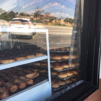 Randy’s Donuts - 1755 Photos & 1598 Reviews - Donuts - 805 W Manchester ...