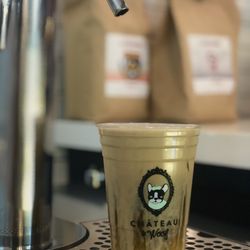 Château le Woof - 88 Photos & 71 Reviews - Pet Stores - 31-01 Vernon ...