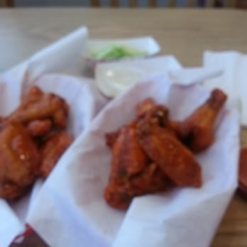 Wing Slingers - 32 Photos & 85 Reviews - Chicken Wings - 7325 E Iliff ...