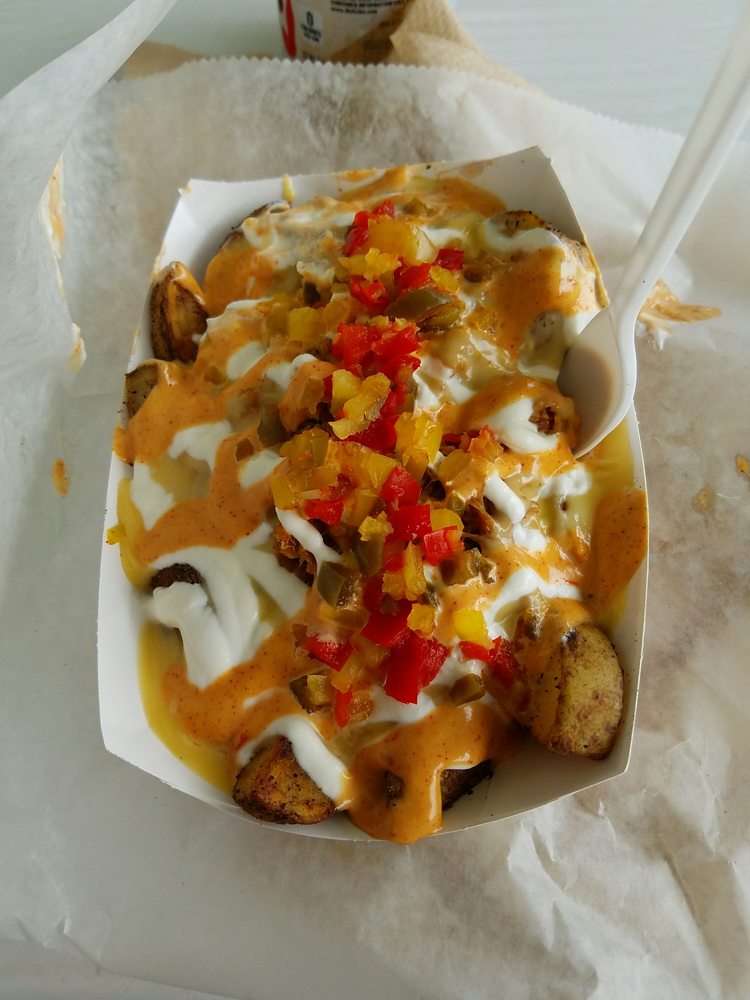 Get It On A Bun At Booty’s - 18 Photos - Food Trucks - Louisville, KY ...