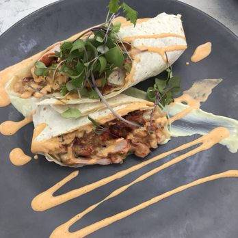 19 Raw - 65 Photos & 45 Reviews - Seafood - 19 Church St, Edgartown, MA ...