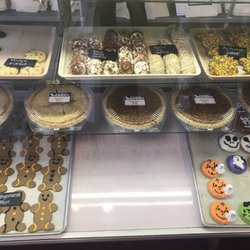 Wilson’s Bakery - 12 Photos & 23 Reviews - Bakeries - 1719 Watson Blvd ...