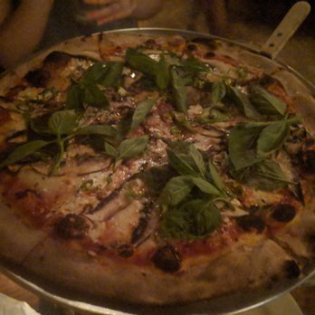 Lucali - 458 Photos & 1200 Reviews - Pizza - 575 Henry St, Carroll ...