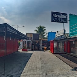Container City - 14 Photos & 24 Reviews - Bars - Av. 12 Oriente S/N ...