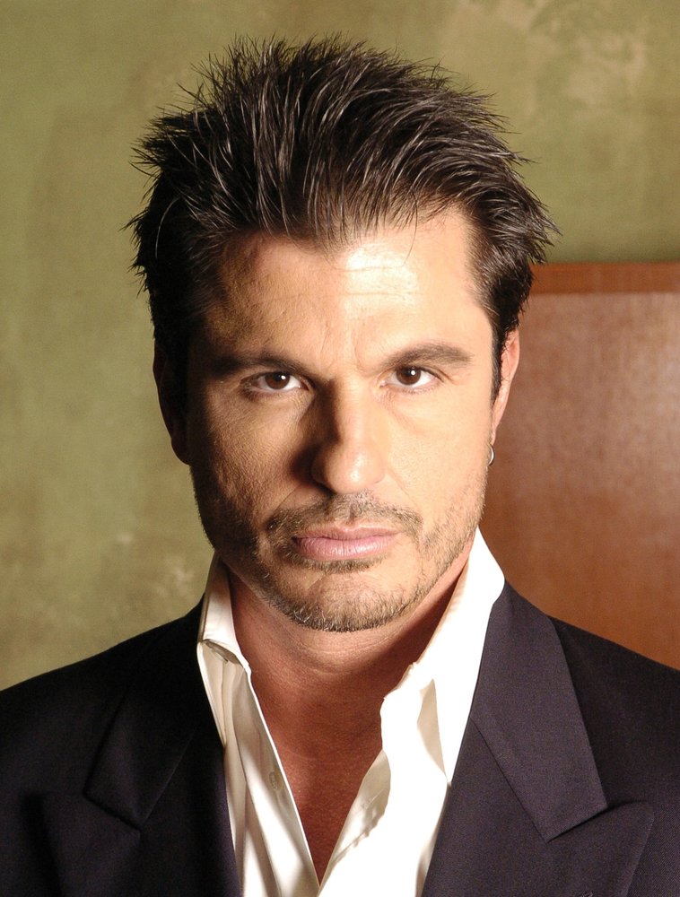 The Hollywood Men - Ask the Community - Is this club gay friendly or ...